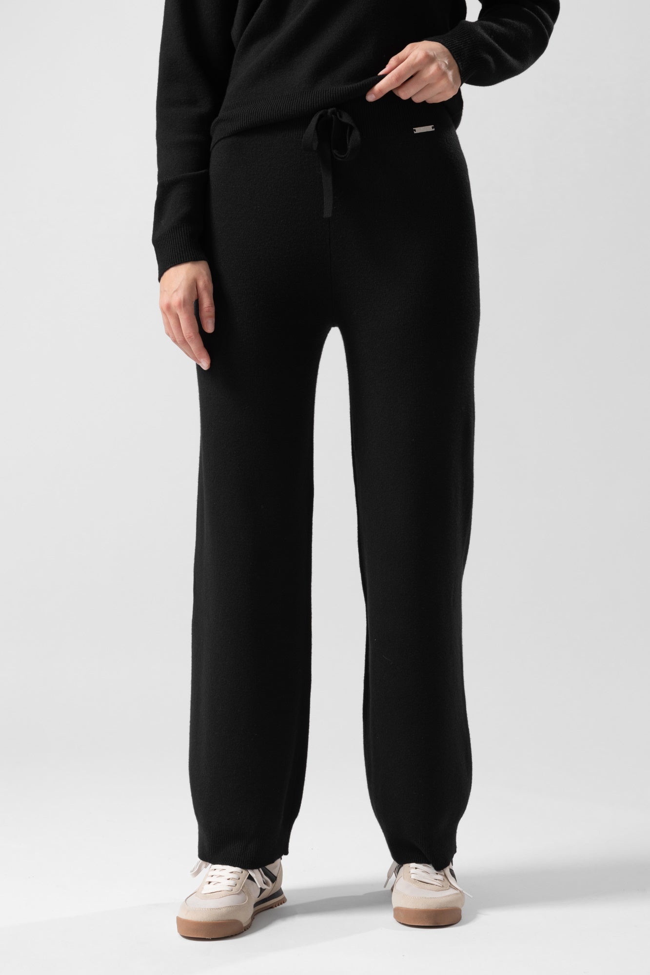 Pletene hlače Krysten – LELOSI Slovenija